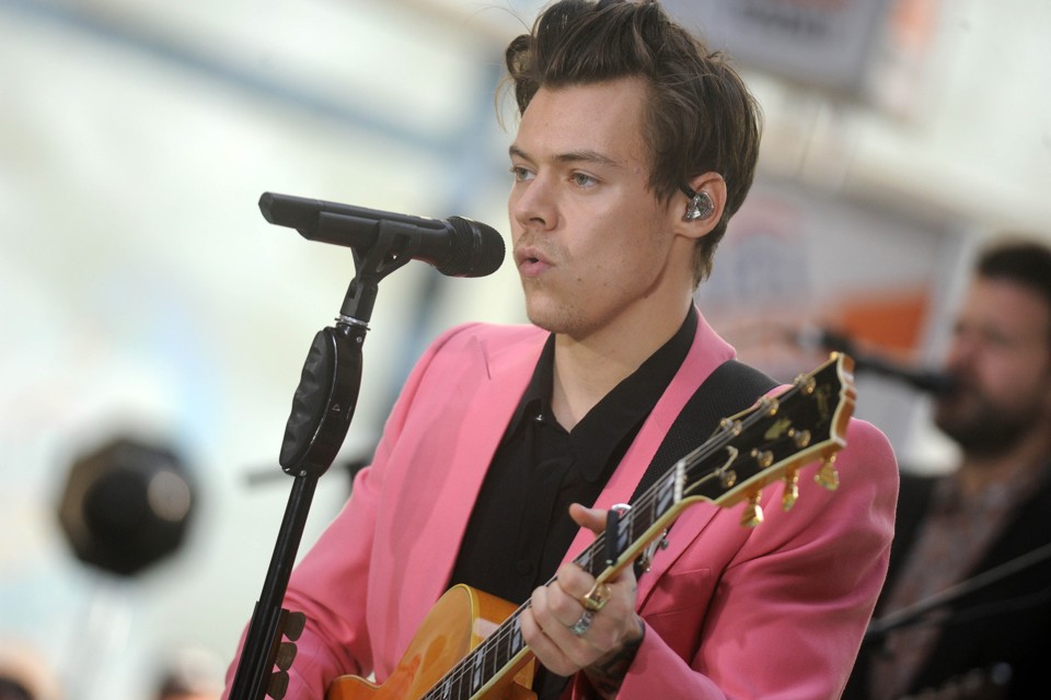 Review: Harry Styles's Solo Album Plays Too Safe in Its Classic-Rock ...