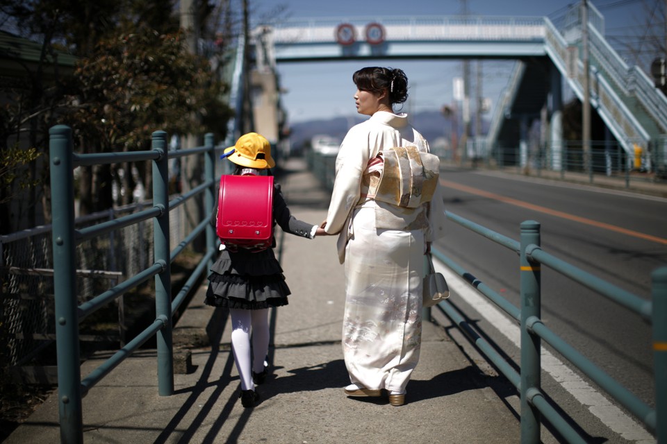 Japan Is No Place for Single Mothers - The Atlantic