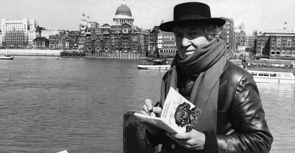 A New Robert Graves Biography Ignores His Greatest Work - The Atlantic