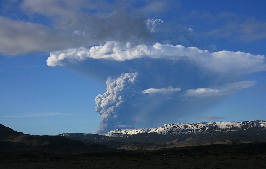 Grimsvotn Volcano Erupts in Iceland - The Atlantic