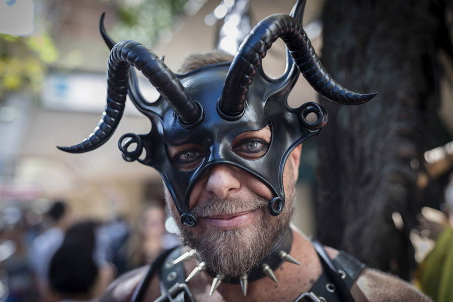 Photos of the Week: Oscar Night, Iraqi Bear Release, Paralympics in ...