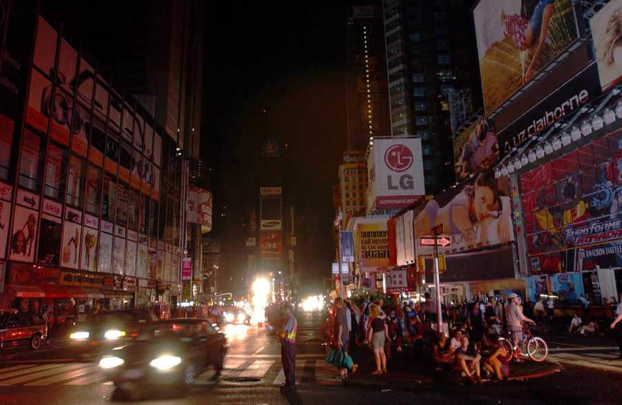 Photos: 15 Years Since the 2003 Northeast Blackout - The Atlantic