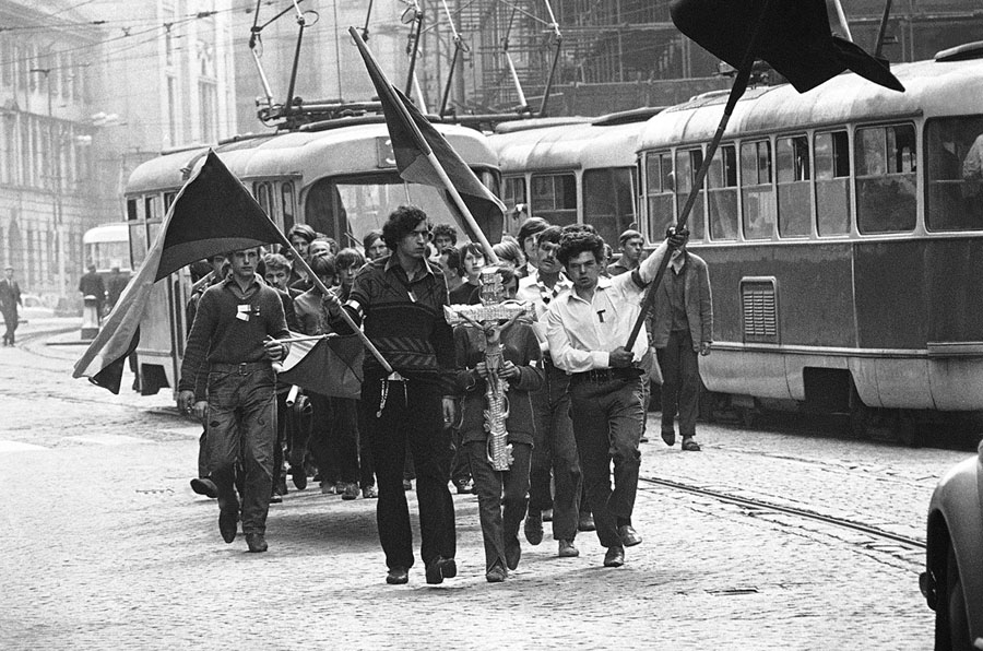 Photos: 50 Years Since a Soviet Invasion Ended the Prague Spring - The ...