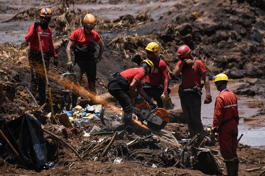Photos of the Dam Collapse Near Brumadinho, Brazil - The Atlantic