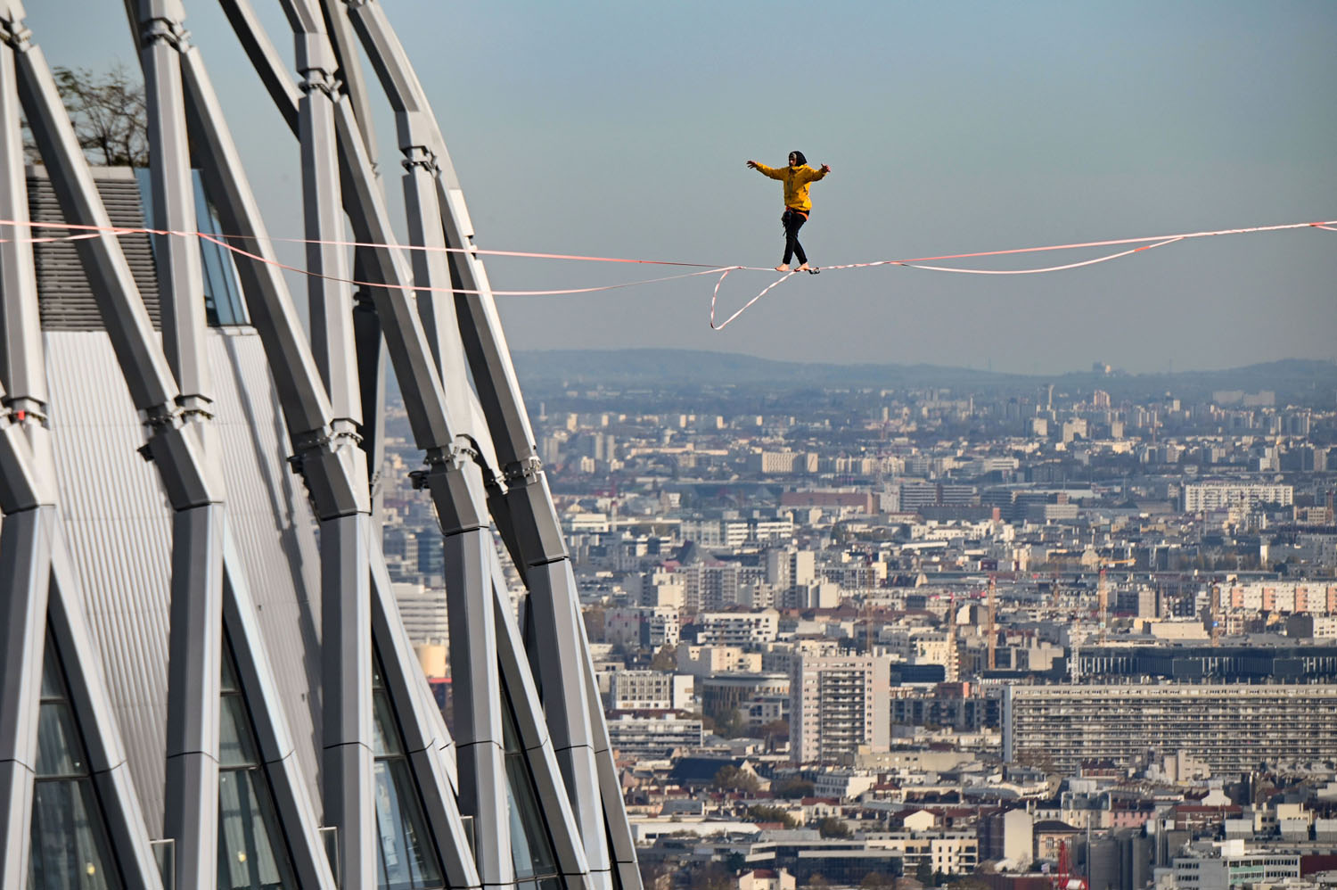 FARK.com: (10637565) Photoshop this high-wire act