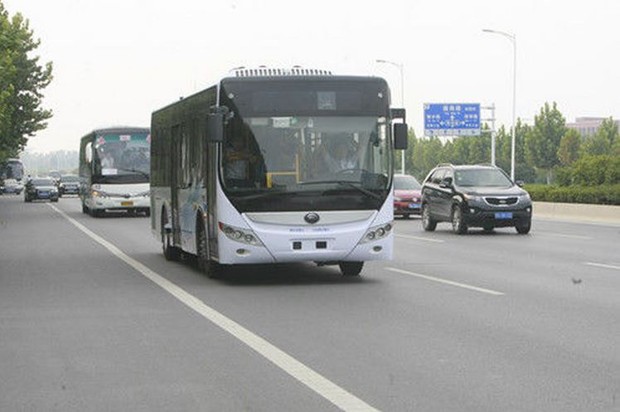 China Rolls Out the ‘World’s First Driverless Bus’……. – Take off with ...