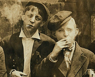 What America Looked Like: Young Newsies Hawking Papers on the Street ...