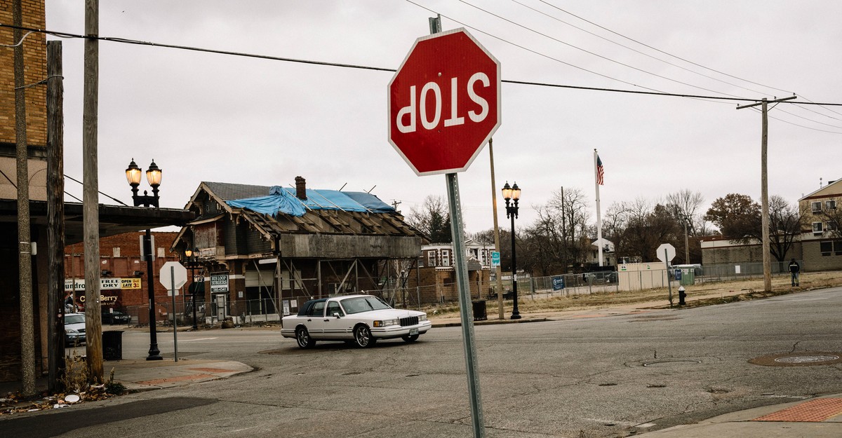 The Books Briefing: The Human Face of American Decline - The Atlantic