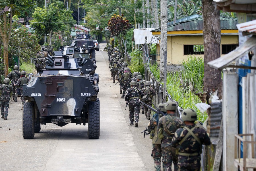 Philippine Troops Fight to Retake City Overrun by ISIS Militants - The ...