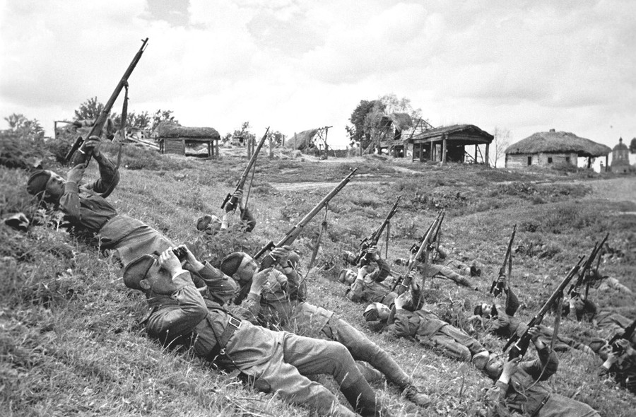 World War II: The Eastern Front - The Atlantic