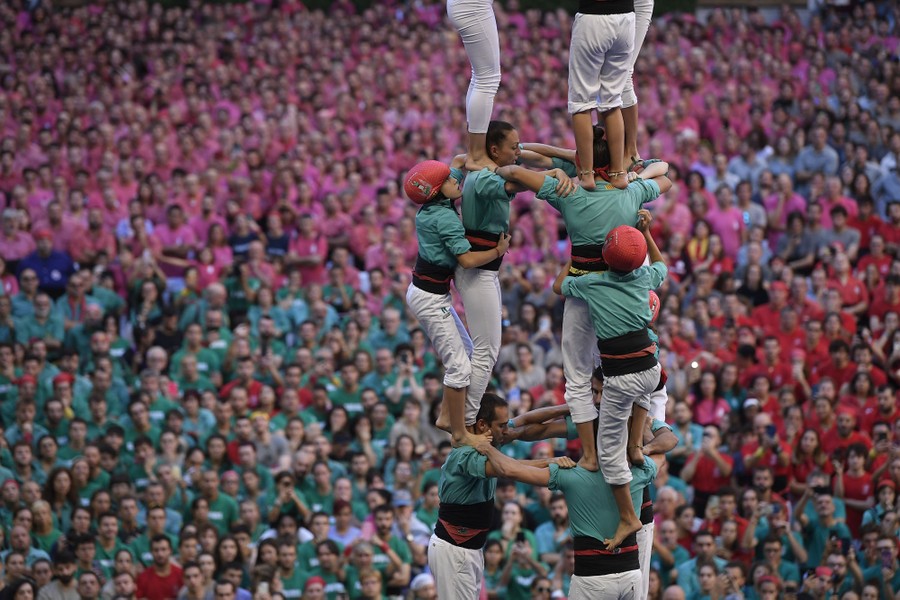 Photos: Competing to Build the Tallest Human Towers in Spain - The Atlantic