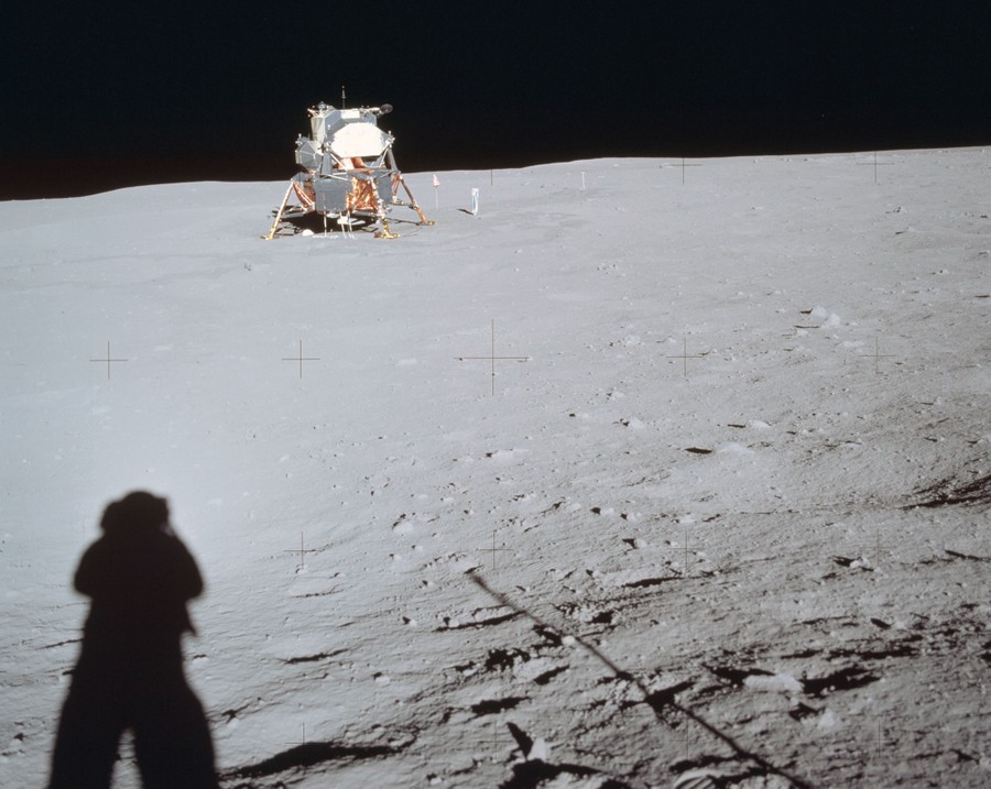 First Manned Moon Landing Date