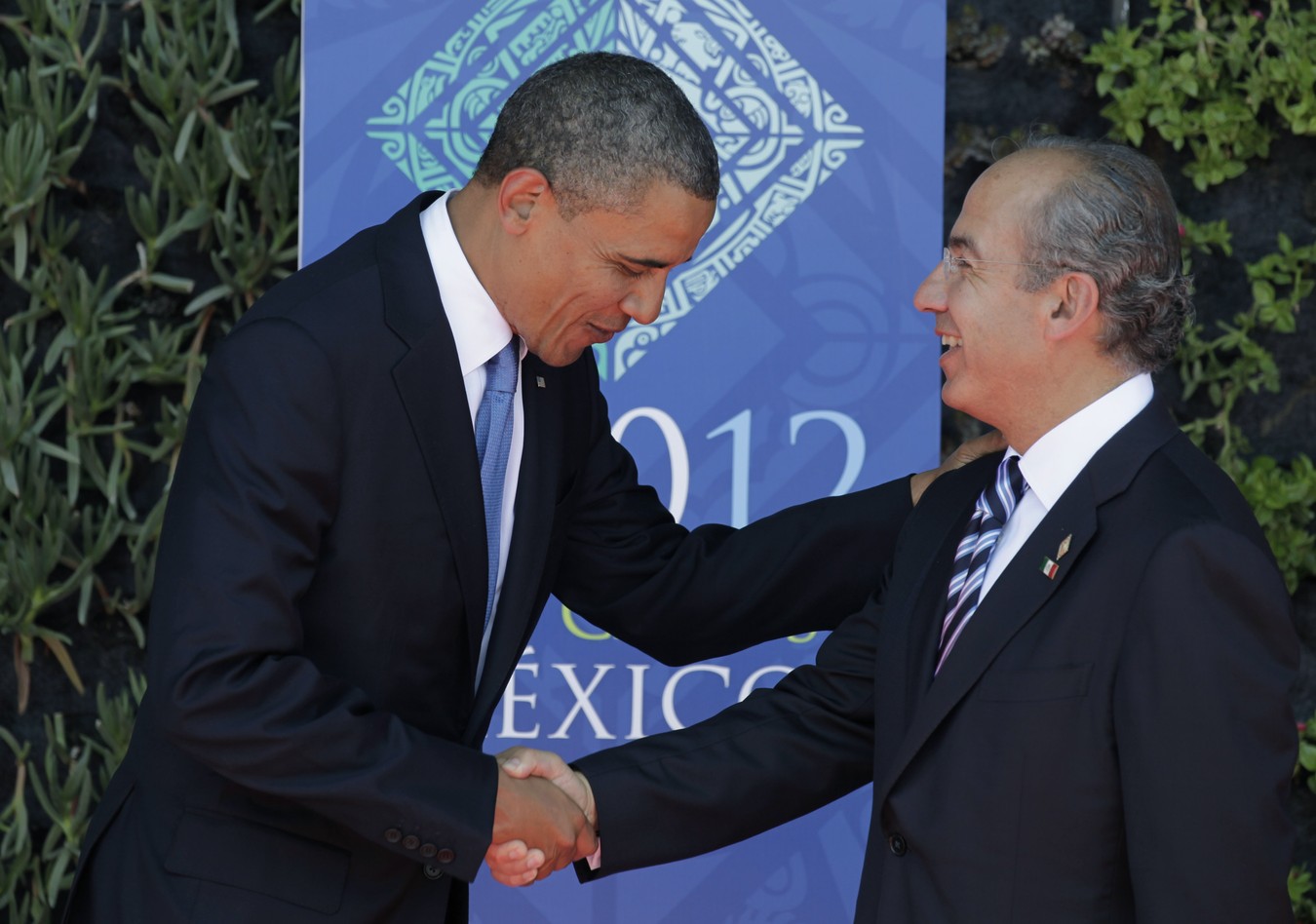 A Not-So-Brief List of All the Things President Obama Has Bowed To ...