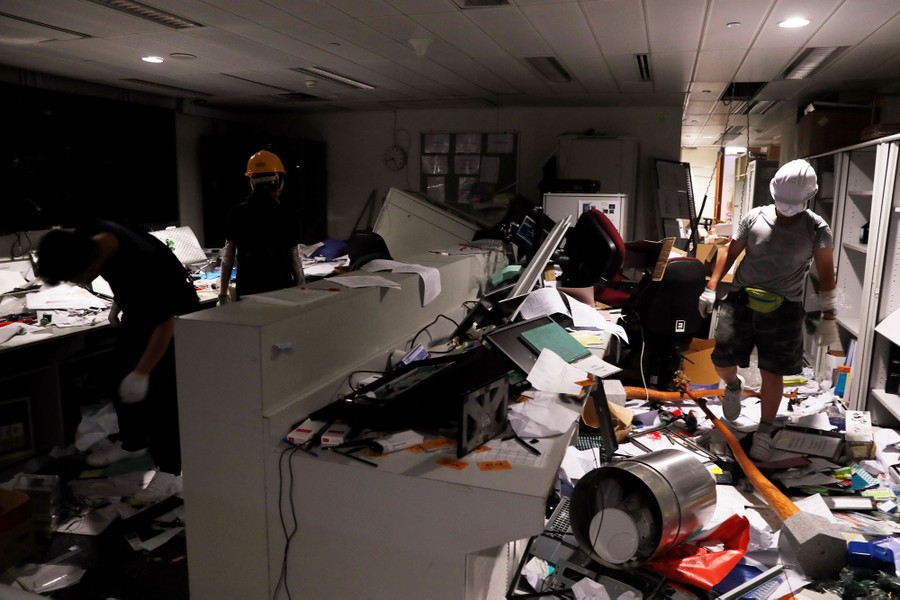 Hong Kong Protesters Break Into Legislative Council Building: Photos ...