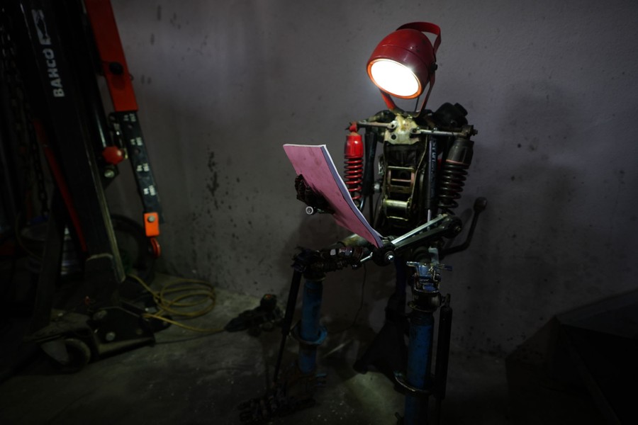 Photos of the Week: Wheelbarrow Race, Count Binface, Orange Skies - The ...