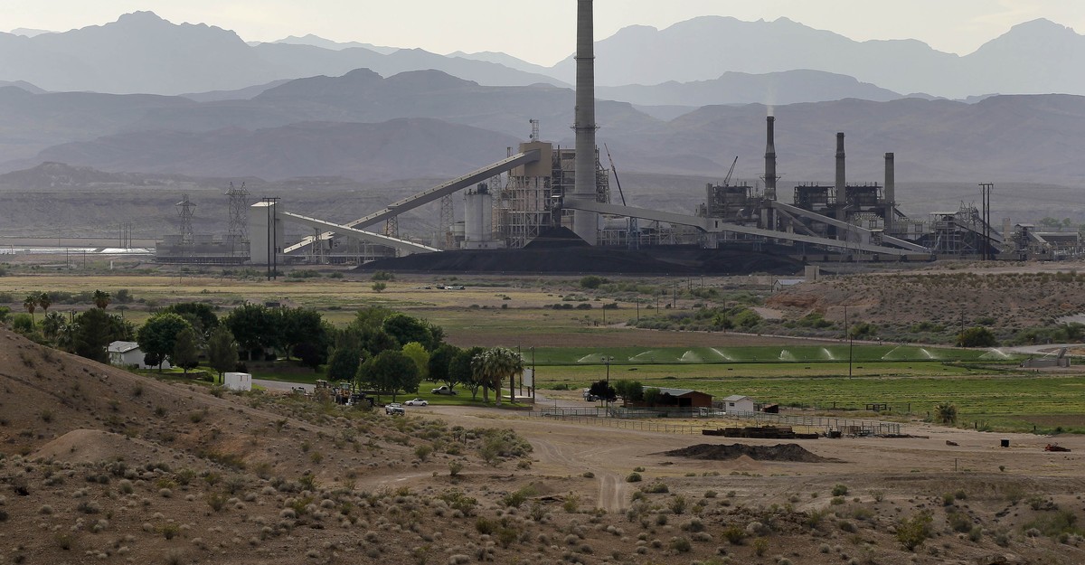 Warren Buffett Shuts Down One of the Dirtiest Power Plants in the U.S ...