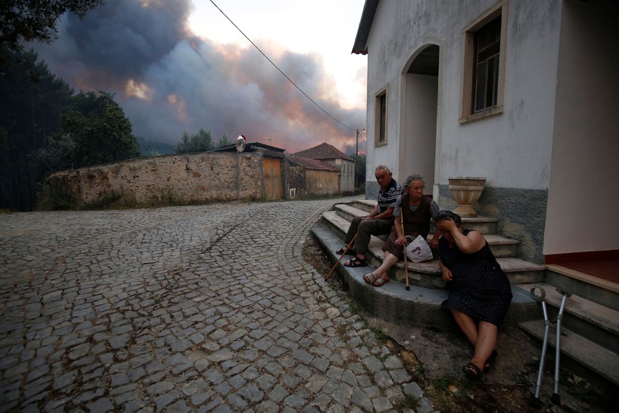 Photos of the Deadly Wildfires in Portugal - The Atlantic