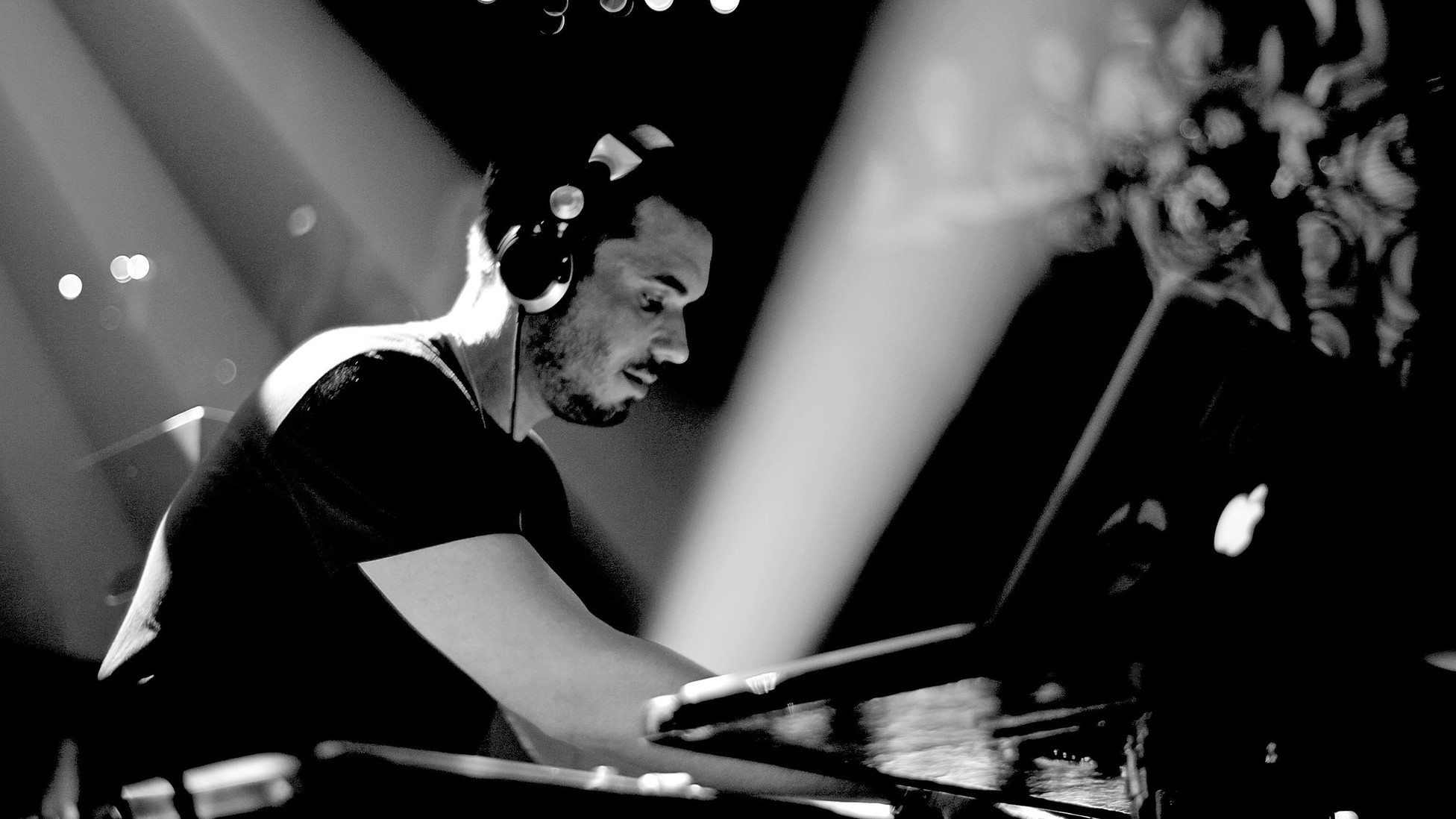 Review: Showtime's 'As I Am: The Life and Times of DJ AM' Considers ...