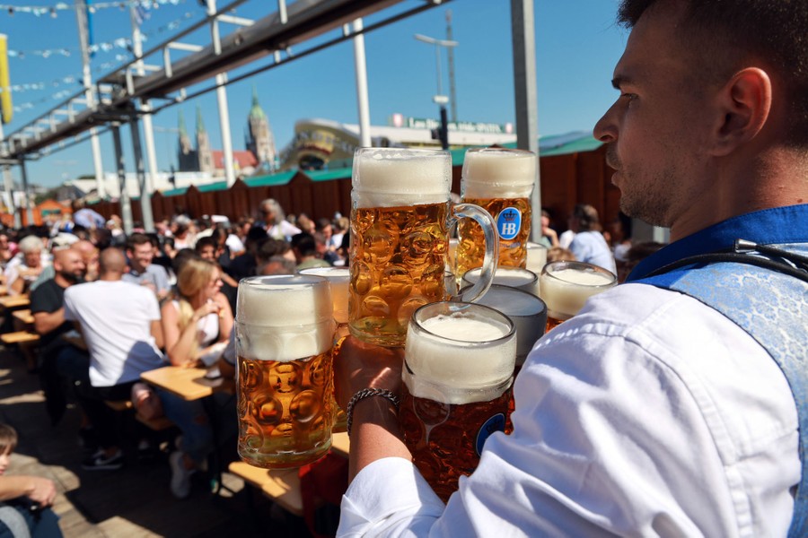 Oktoberfest 2023: Scenes From the Opening Weekend - The Atlantic