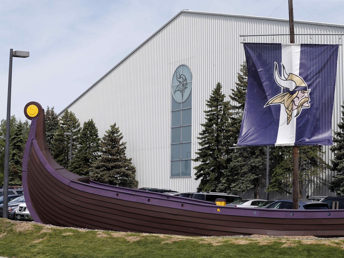 viking longship front