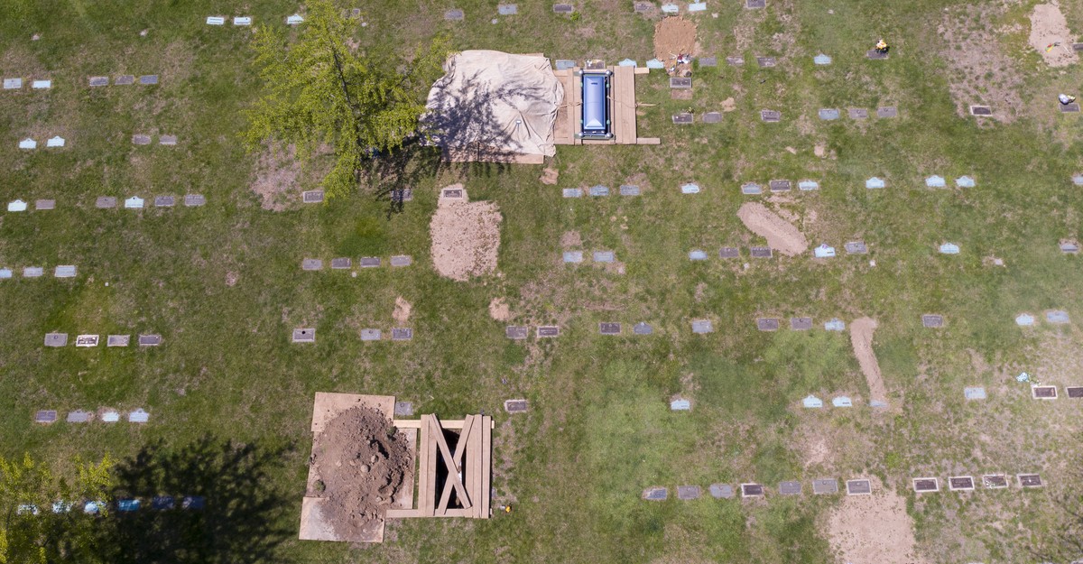 We Need to Grieve One Hundred Thousand Deaths - The Atlantic