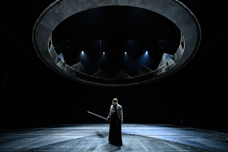 Photos of the Week: Watery Labyrinth, Giza Necropolis, Wuhan Opera ...