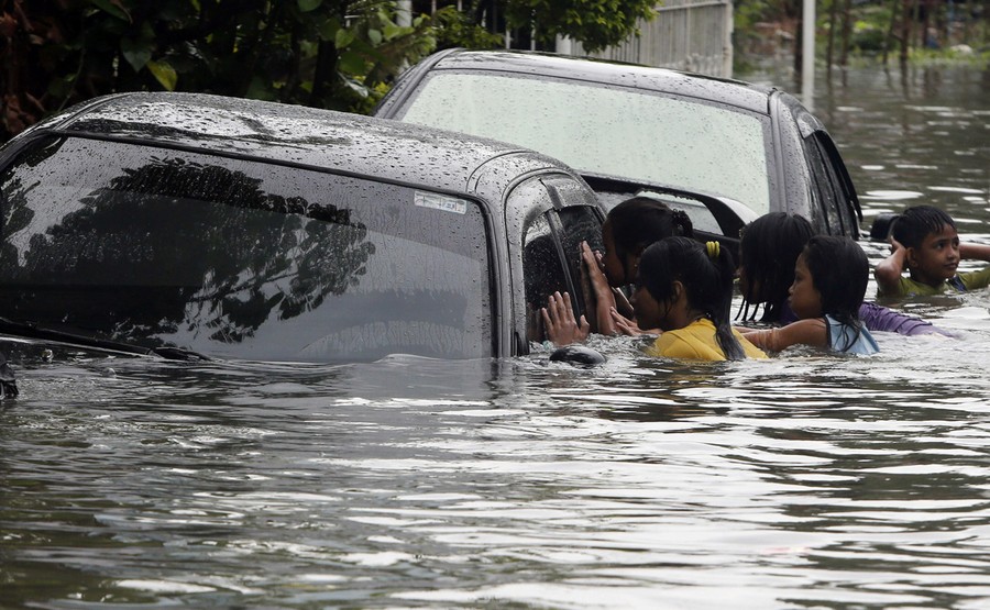 Heavy Rain, Floods Batter Philippines - The Atlantic