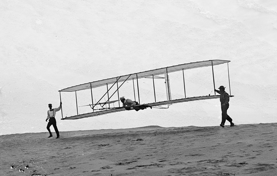 first aeroplane flight