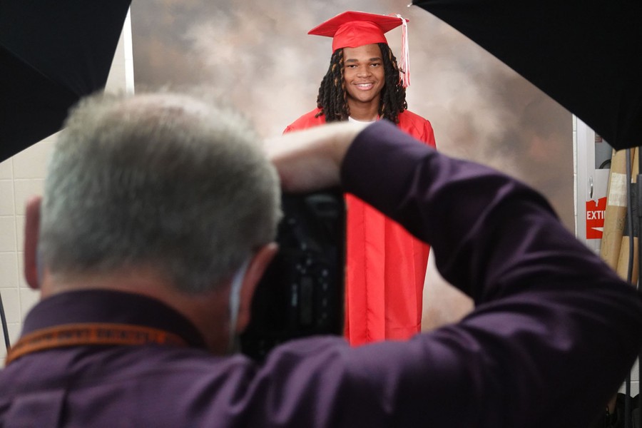 Photos: A Socially Distanced Graduation - The Atlantic