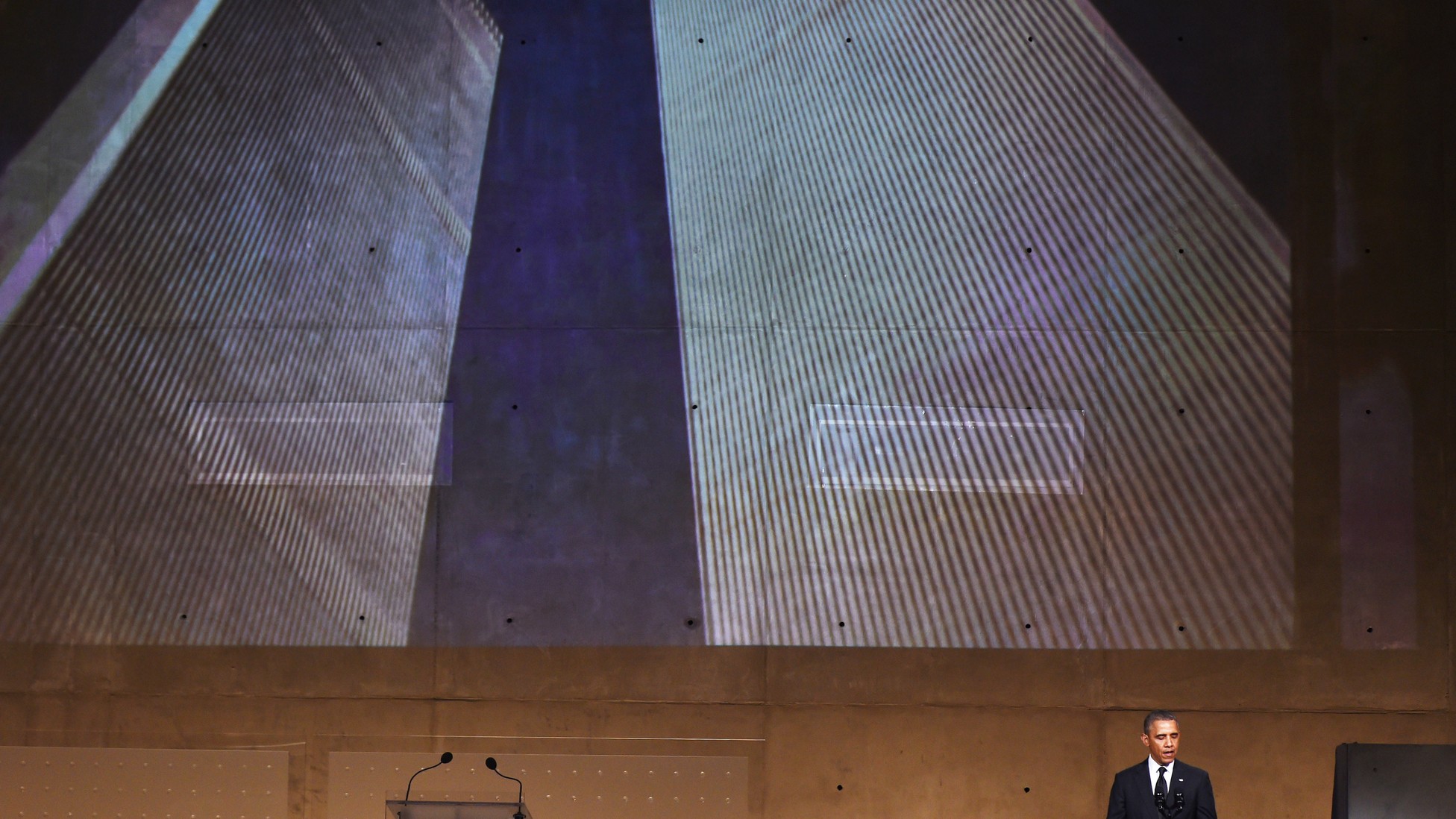 President Obama Dedicates the 9/11 Museum to the Man in the Red ...