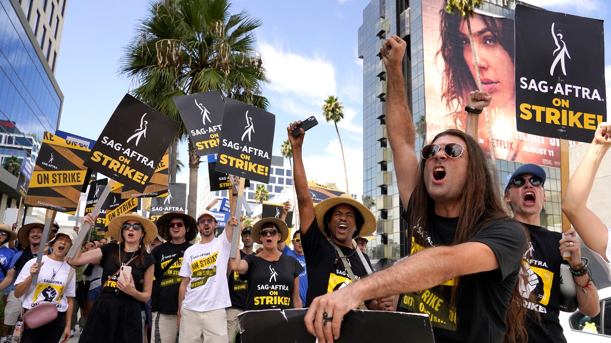The Lessons of Hollywood’s Dual Strike - The Atlantic