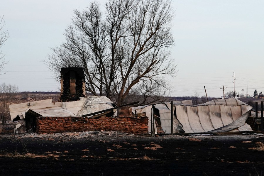 Wildfires Rage Across the Texas Panhandle and Oklahoma - The Atlantic