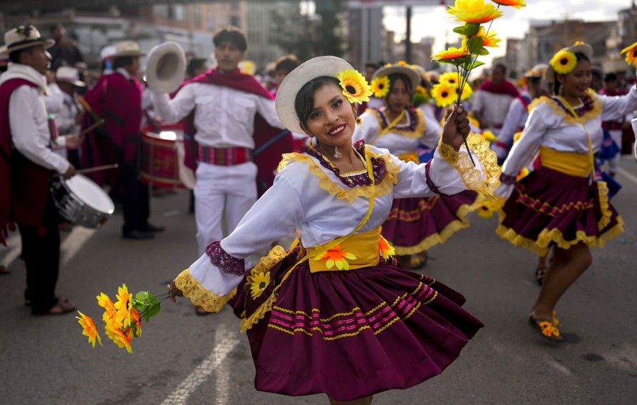 Photos of Carnival 2025 Around the World - The Atlantic