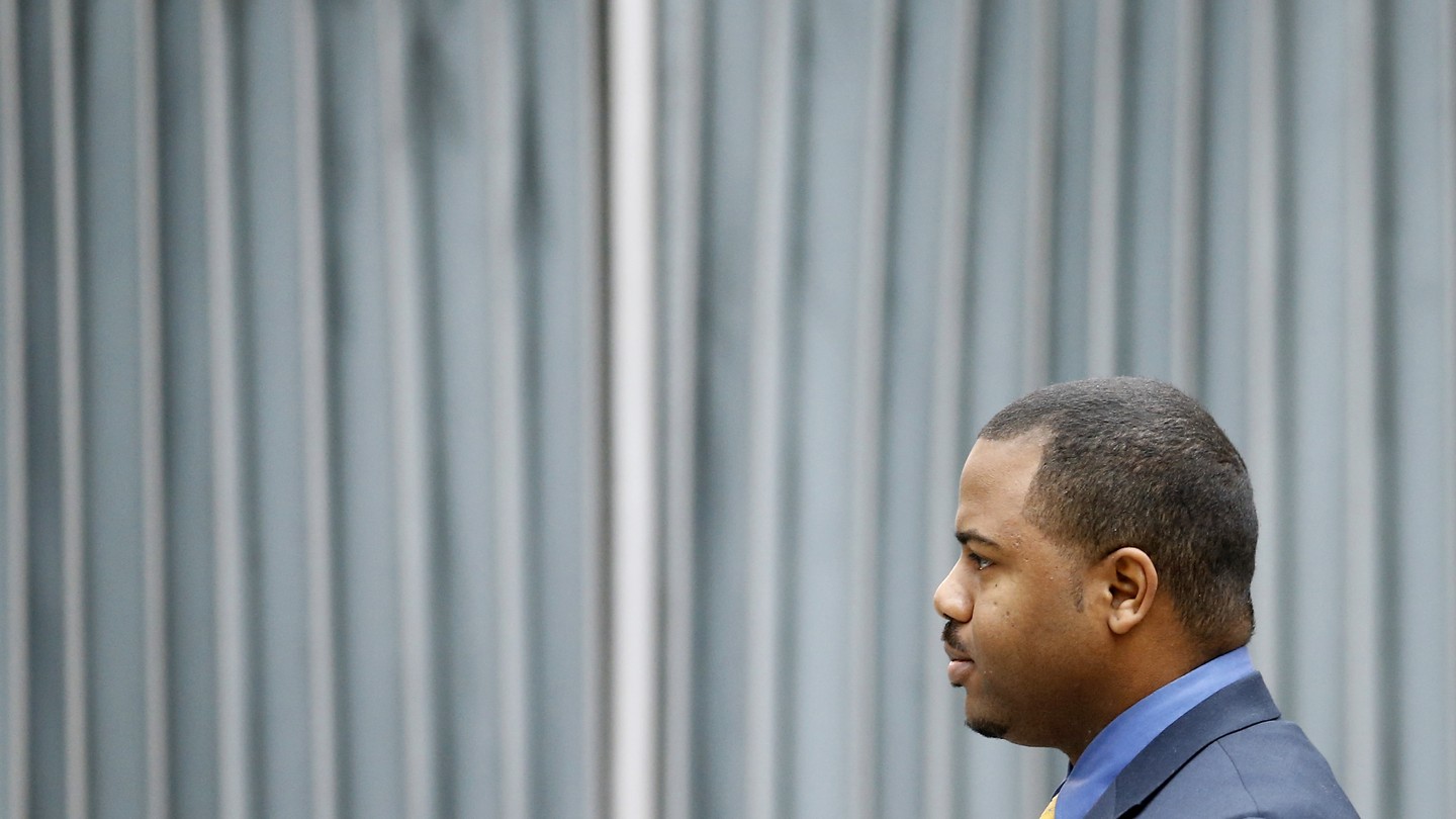 Judge Declares Mistrial In Officer William Porter's Trial in Freddie ...