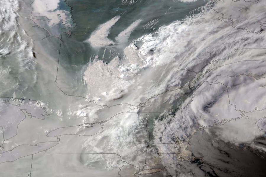 Photos Smoke From Canadas Wildfires Drifts South The Atlantic