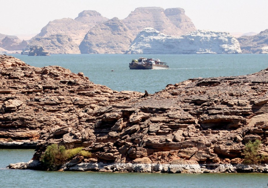 Photos: Escaping the Chaotic Conflict in Sudan - The Atlantic