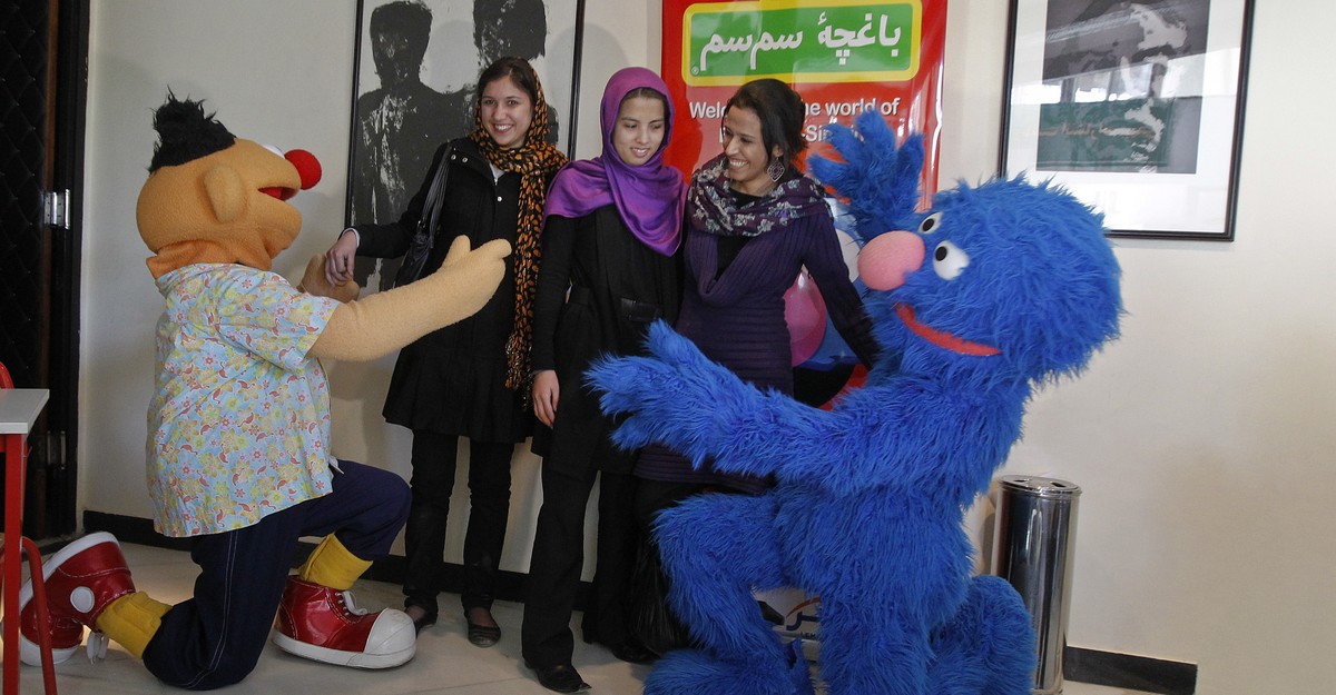 How ‘Sesame Street’ Helps Traumatized Children - The Atlantic