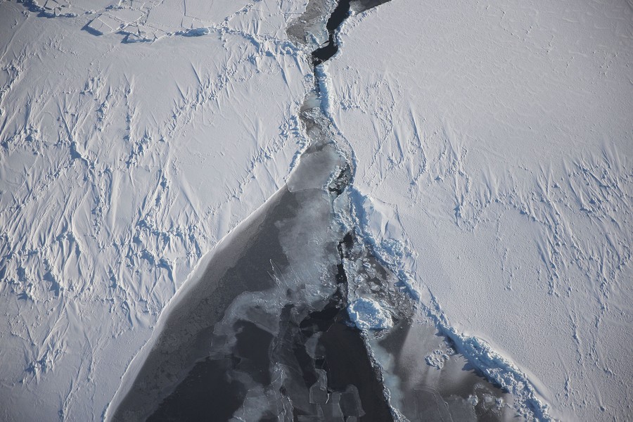 Flying Above Antarctica With NASA's Operation IceBridge - The Atlantic