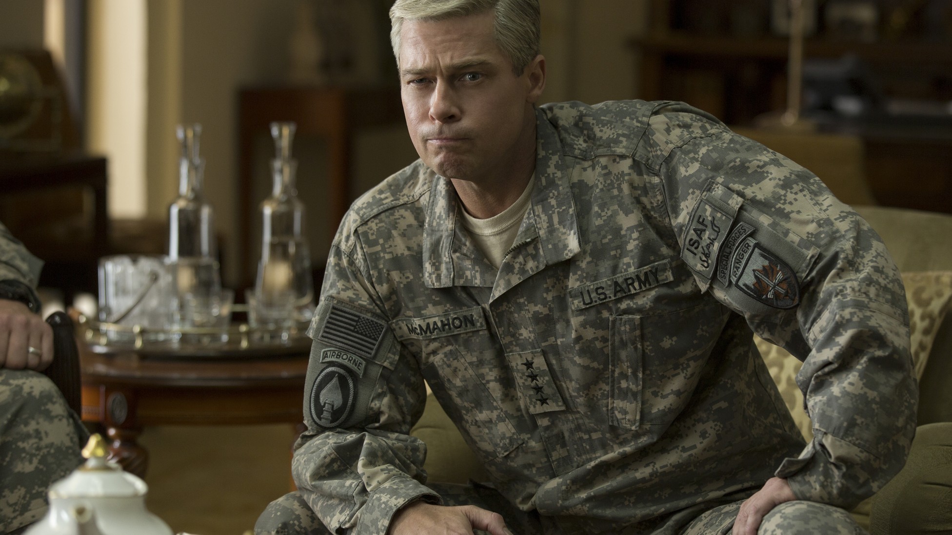 Review: Netflix's 'War Machine' Doesn't Know If It's a Satire - The ...