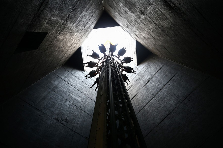 Photos of the Week: Silent Sam, Turbine Down, Mutton Bustin' - The Atlantic