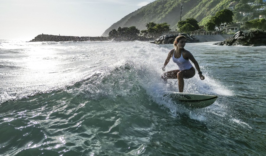 Photos of the Week: Water Festival, Death Valley, Jumping Devil - The ...