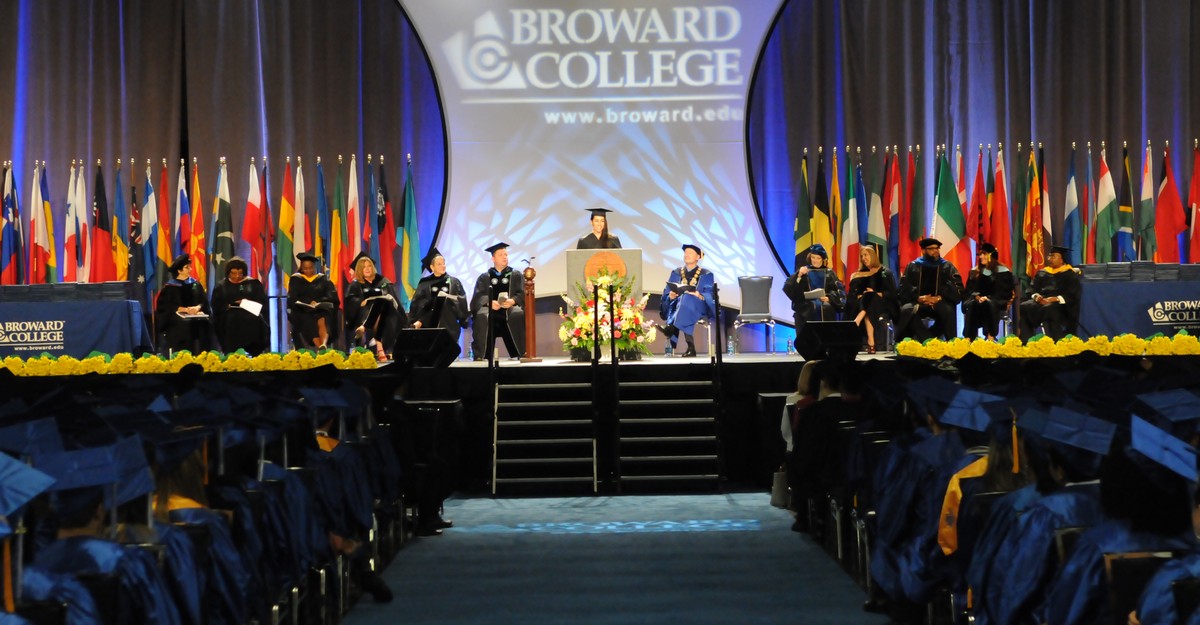 What's the Value of a $10,000 Degree? - The Atlantic