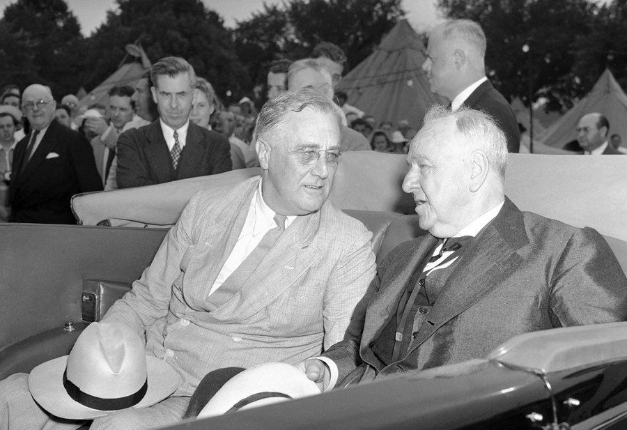 The Extraordinary Career of the Photojournalist Max Desfor - The Atlantic