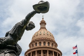 Photo of the Texas state capitol.