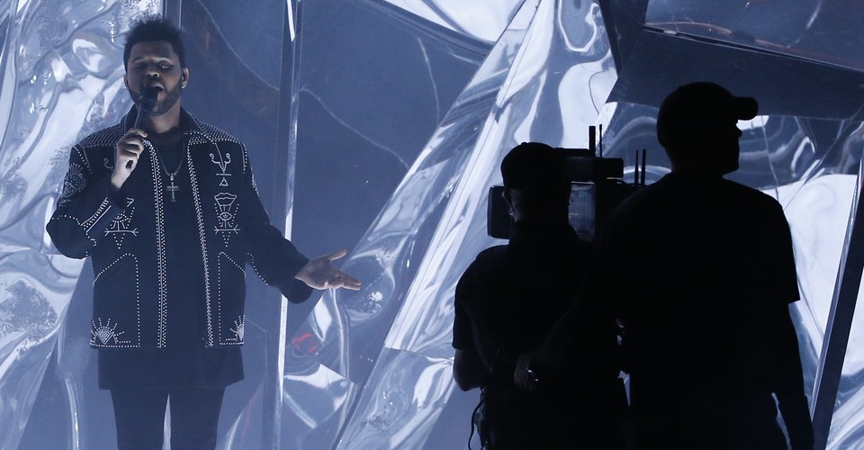 Review: The Weeknd balances grimy shtick and shiny pop on 'Starboy ...