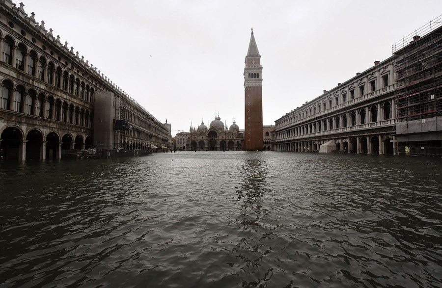 Photos: Flooding in Venice, Italy, Reaches Near-Record Levels - The ...