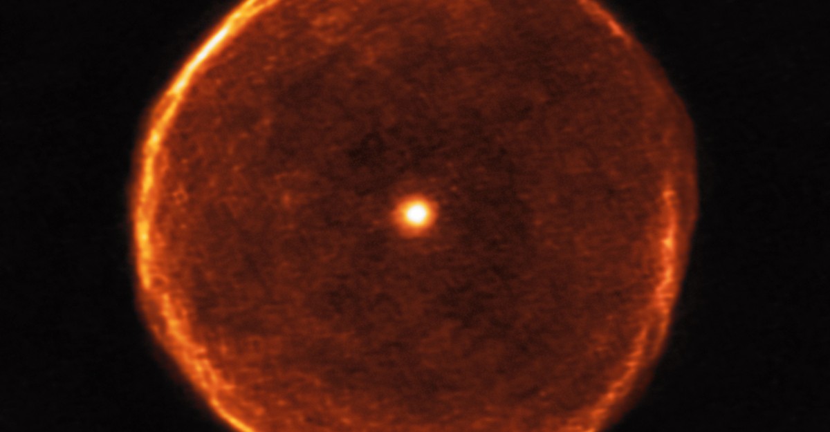 A Peek at the Glowing Red Shell Around an Aging Star - The Atlantic