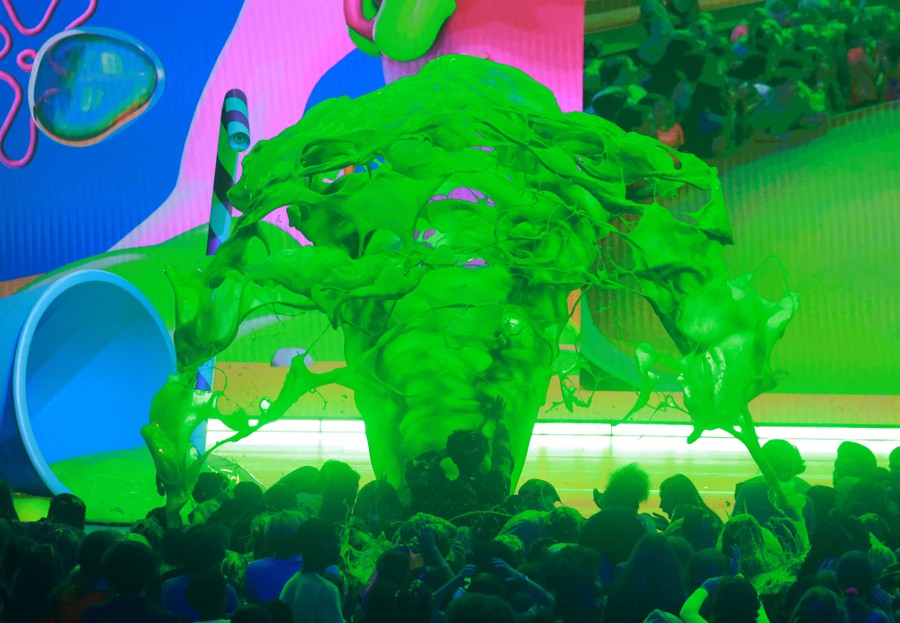 Photos of the Week: Gruffalo Maze, Panama Swing, Luminous Mane - The ...