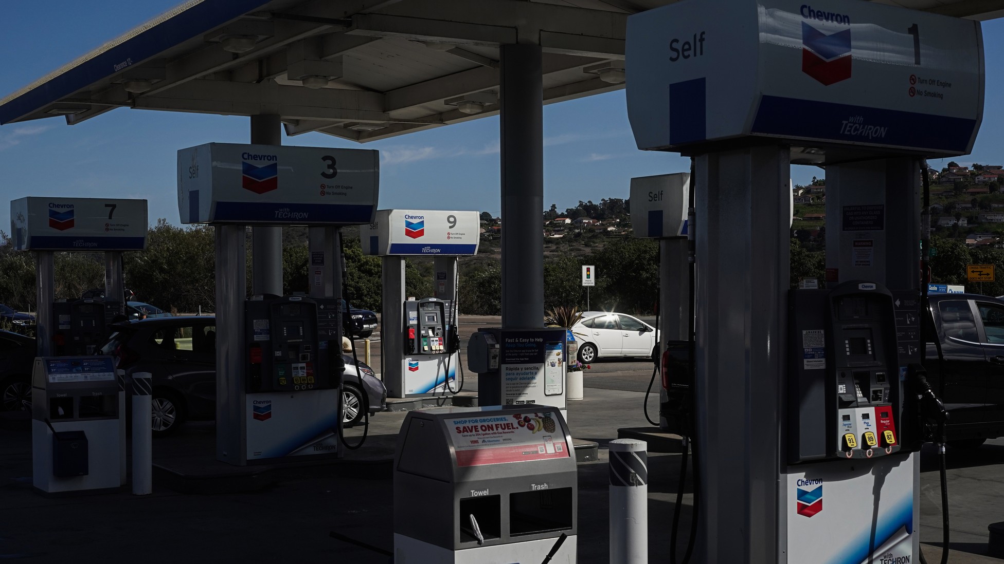 The Giant Gap in Fossil-Fuel and Clean-Energy Investment - The Atlantic