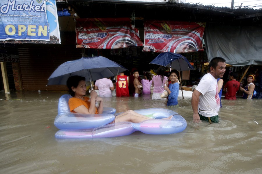Heavy Rain, Floods Batter Philippines - The Atlantic